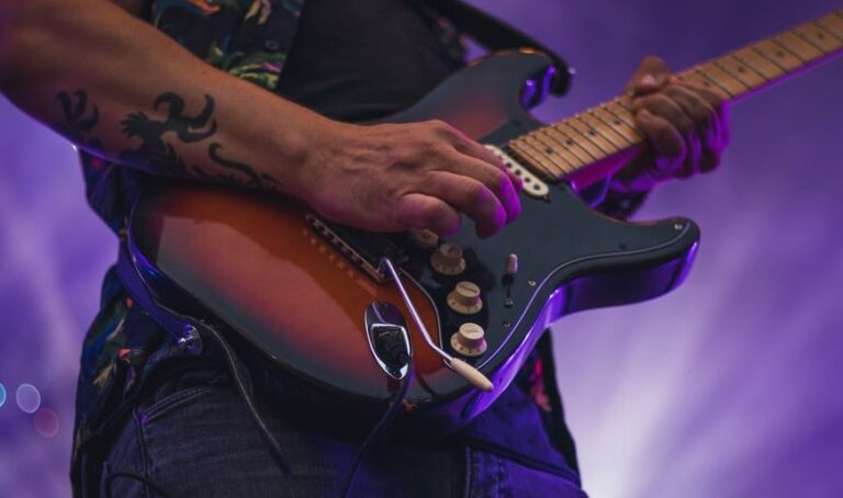 Dive Bombs On Guitar? EVERYTHING You Need To Know! - Guitar Skills Planet