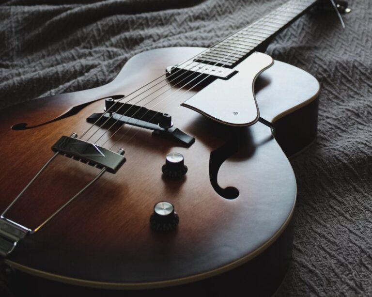 What Are The Body Shapes For Electric Guitar? - Guitar Skills Planet